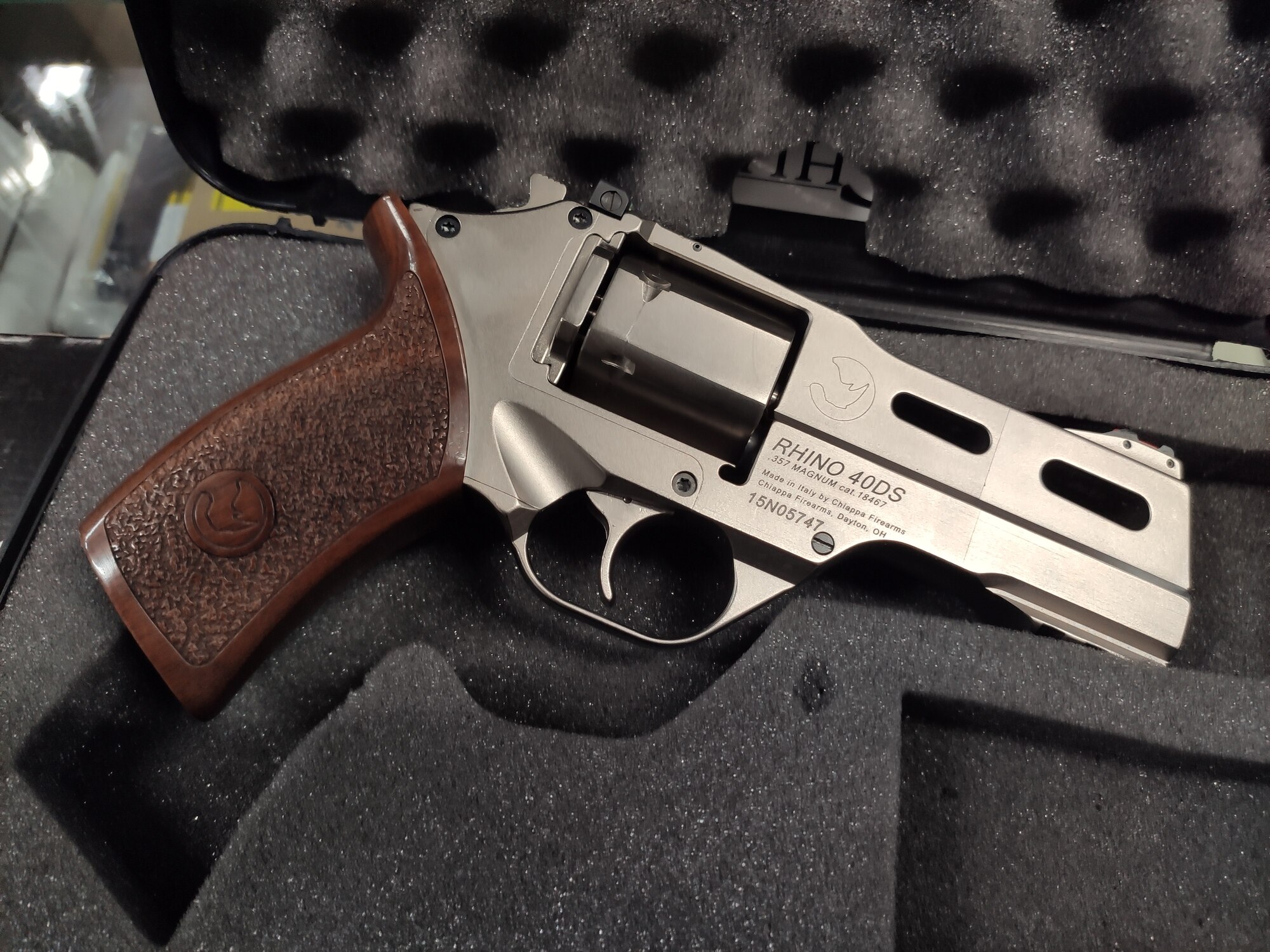 Chiappa Revolver mod. Rhino 40DS Inox cal. 357 Magnum